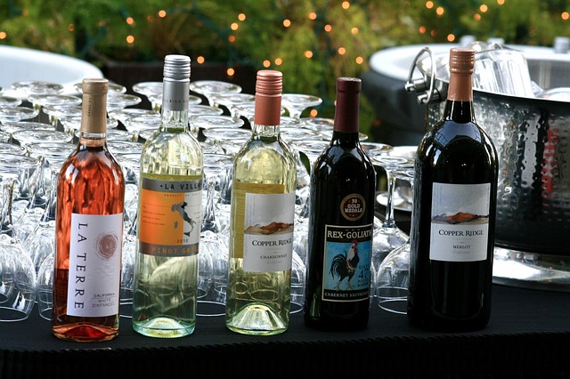 How to host a wine tasting party - Vino-Club